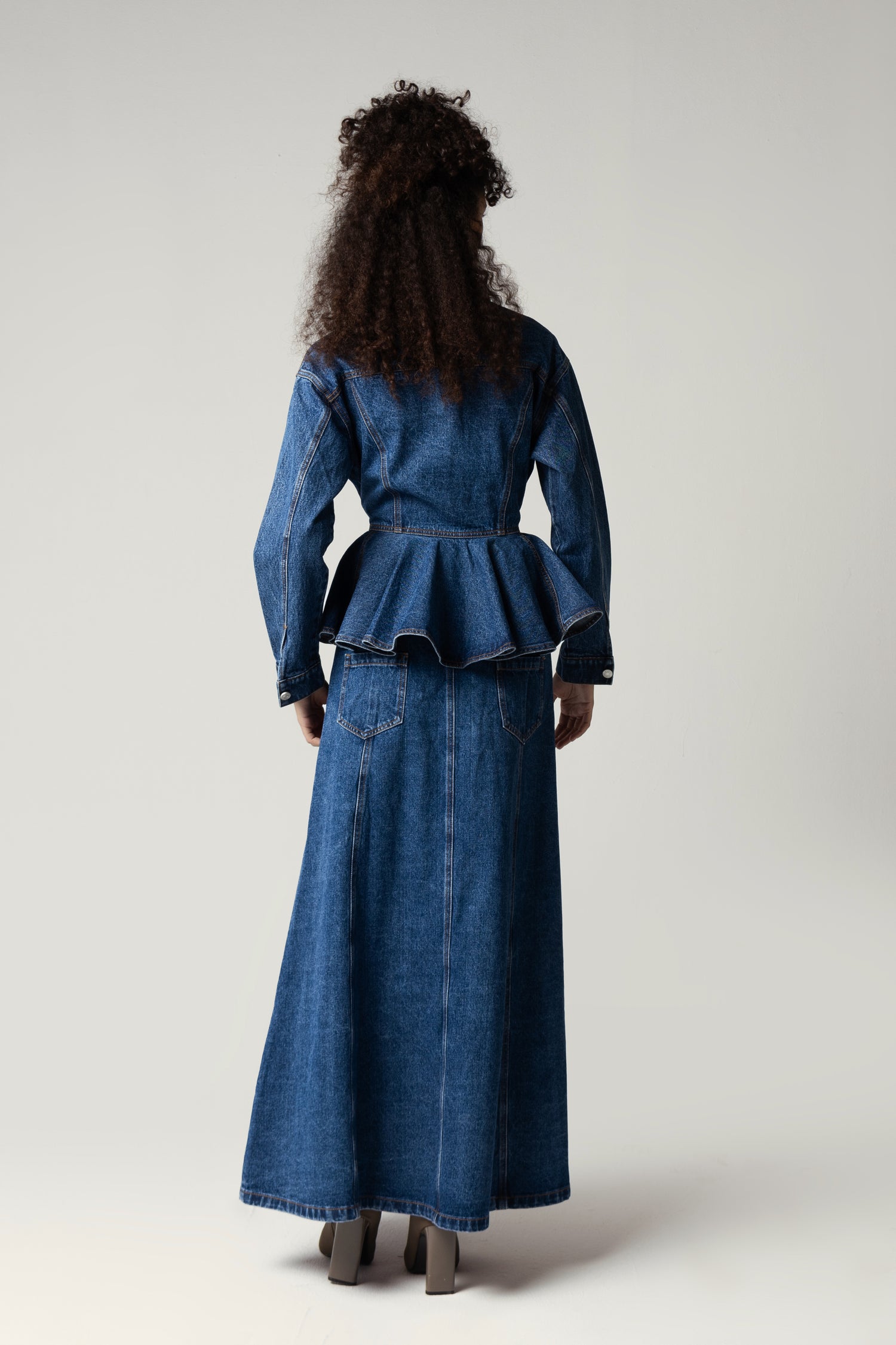 متجر ملابس نسائية عصري – فساتين حصرية مع شحن مجاني – Noētic